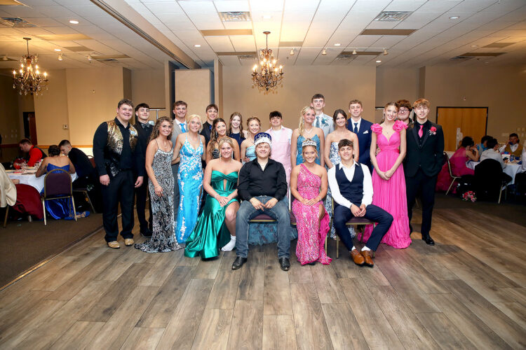 Oak Glen prom | News, Sports, Jobs - The Herald Star